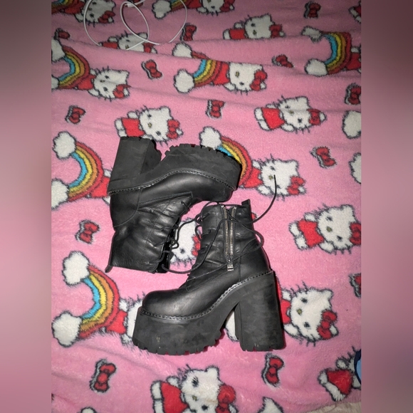 UNIF | Shoes | Unif Choke Platform Boots | Poshmark